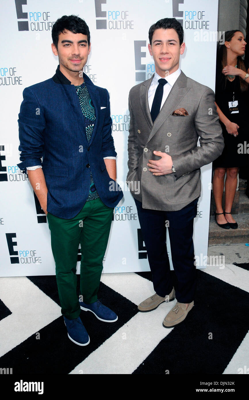 Joe Jonas and Nick Jonas 2012 'E' upfront presentation - Arrivals New ...