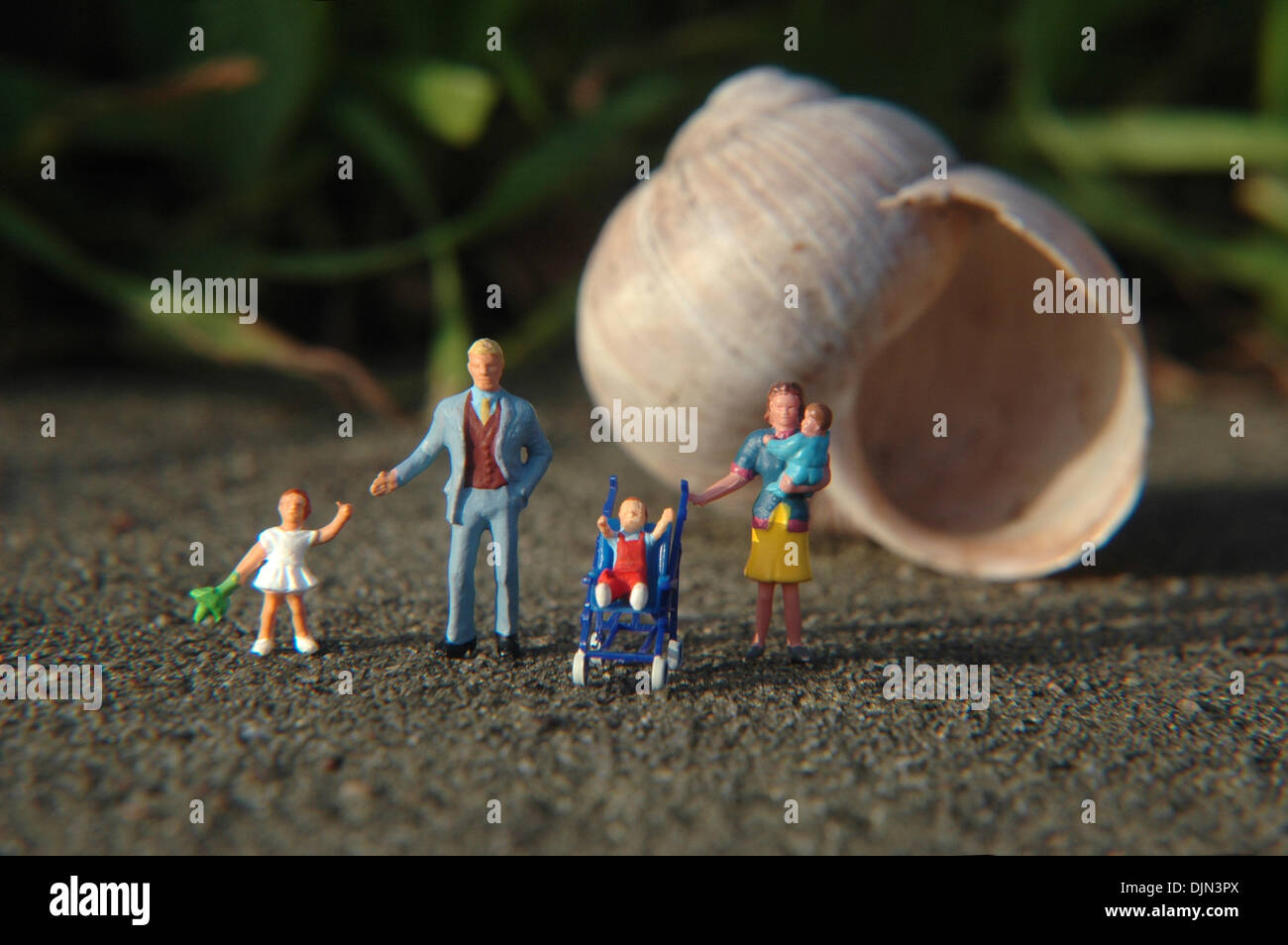 Illustration - an illustrated picture shows a midget family in front of ...