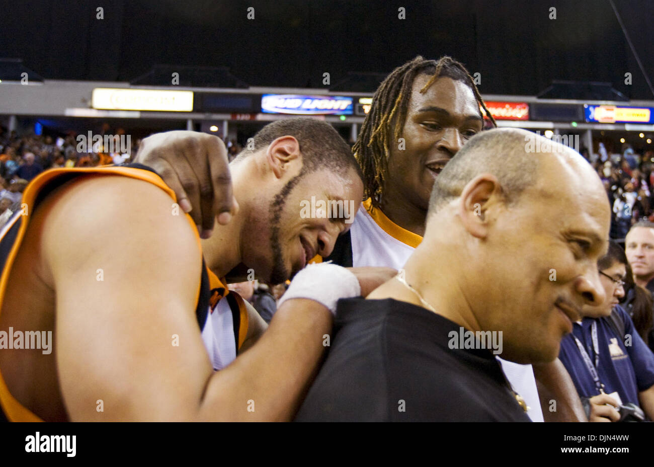 Saturday, March 15, 2008, McClymonds Warriors Frank Otis, left, Damon ...