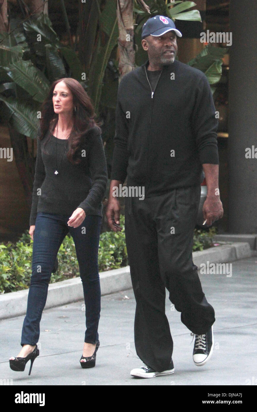 James worthy lakers hi-res stock photography and images - Alamy