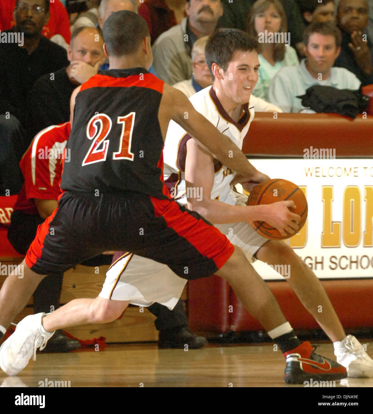 Fairfield High's #21 Keith Welch (left) tries to block Las Lomas High's ...
