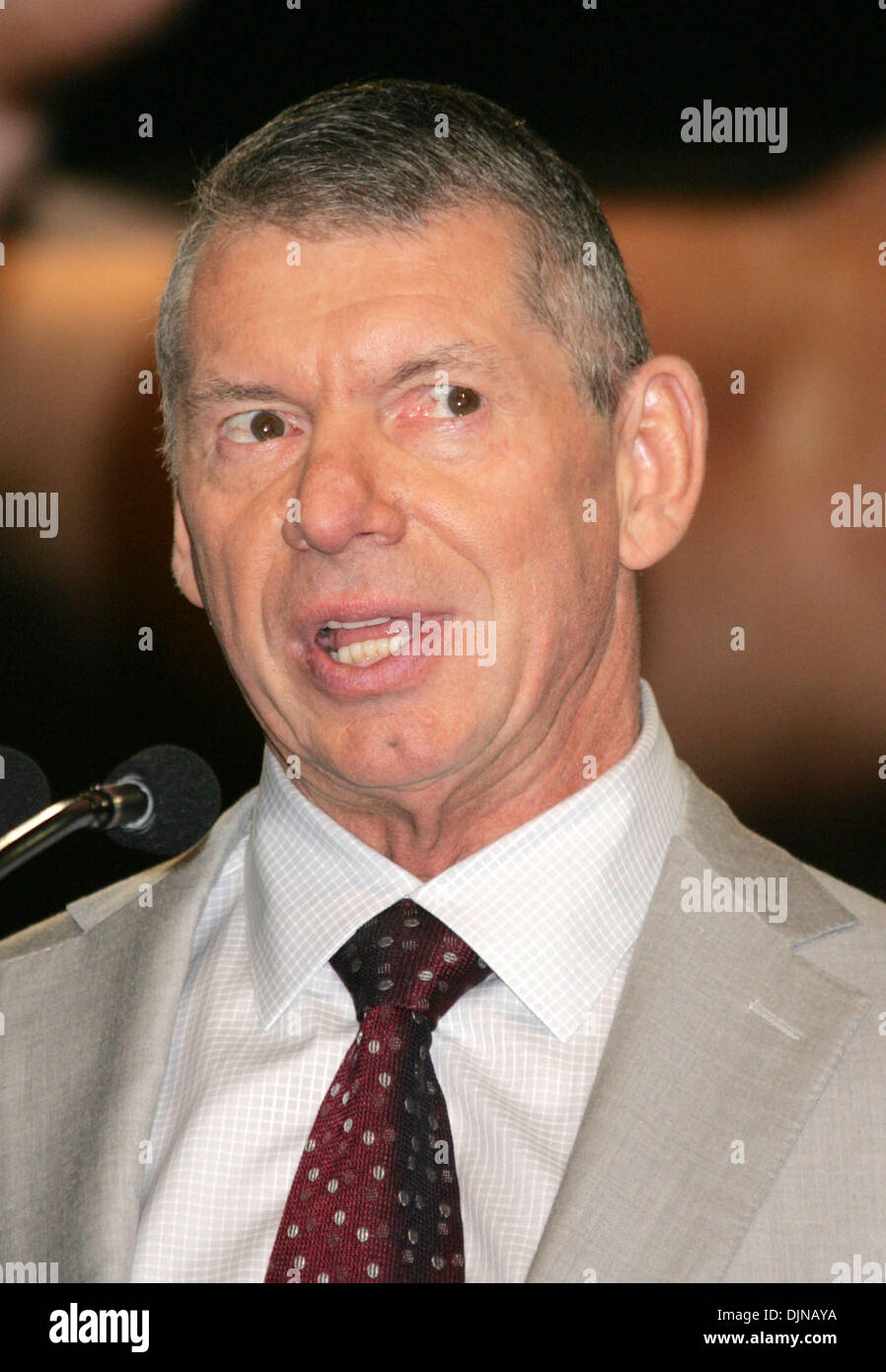 Vince mcmahon wrestlemania hi-res stock photography and images - Alamy