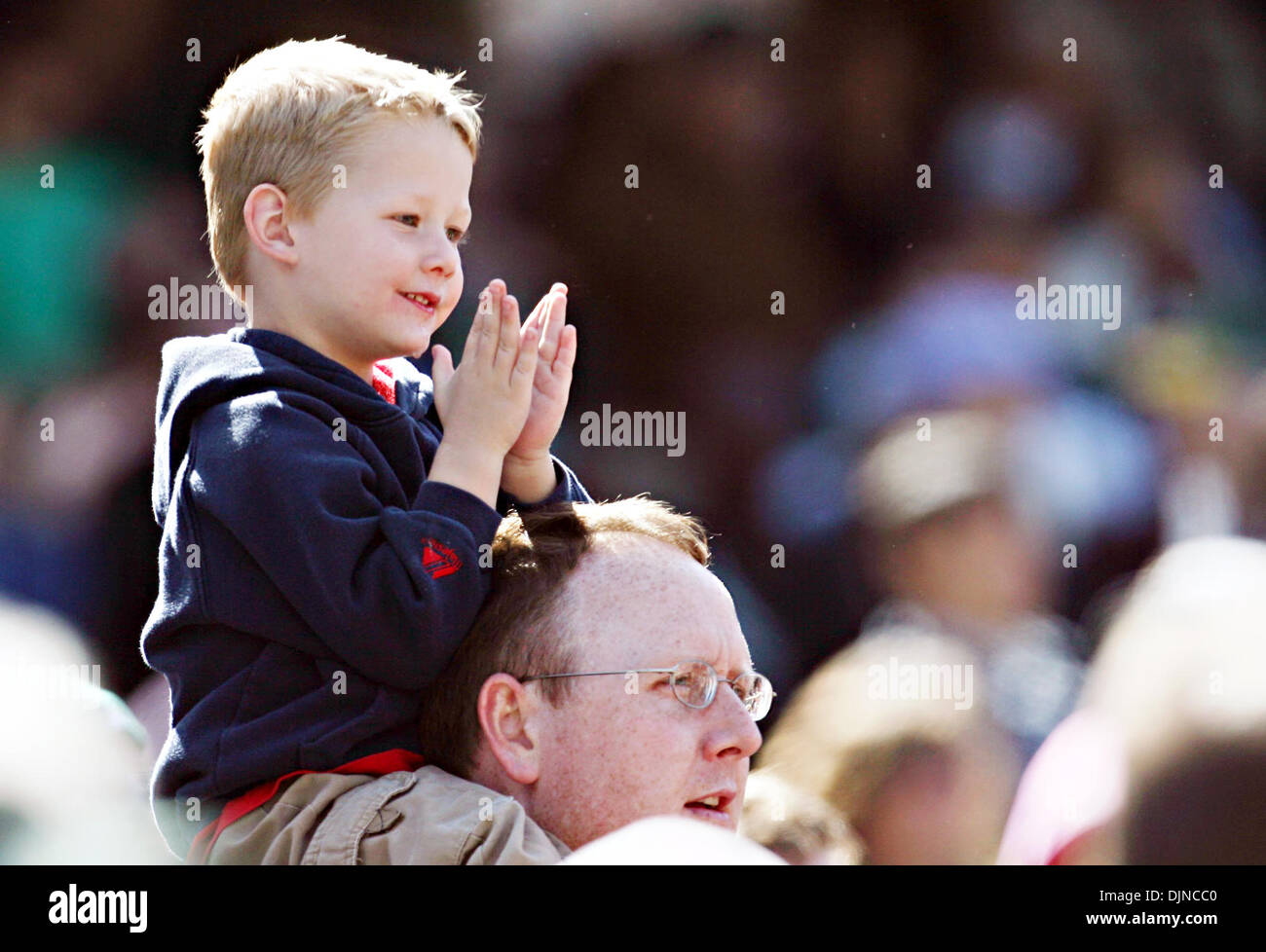 Seventh inning stretch hi-res stock photography and images - Alamy