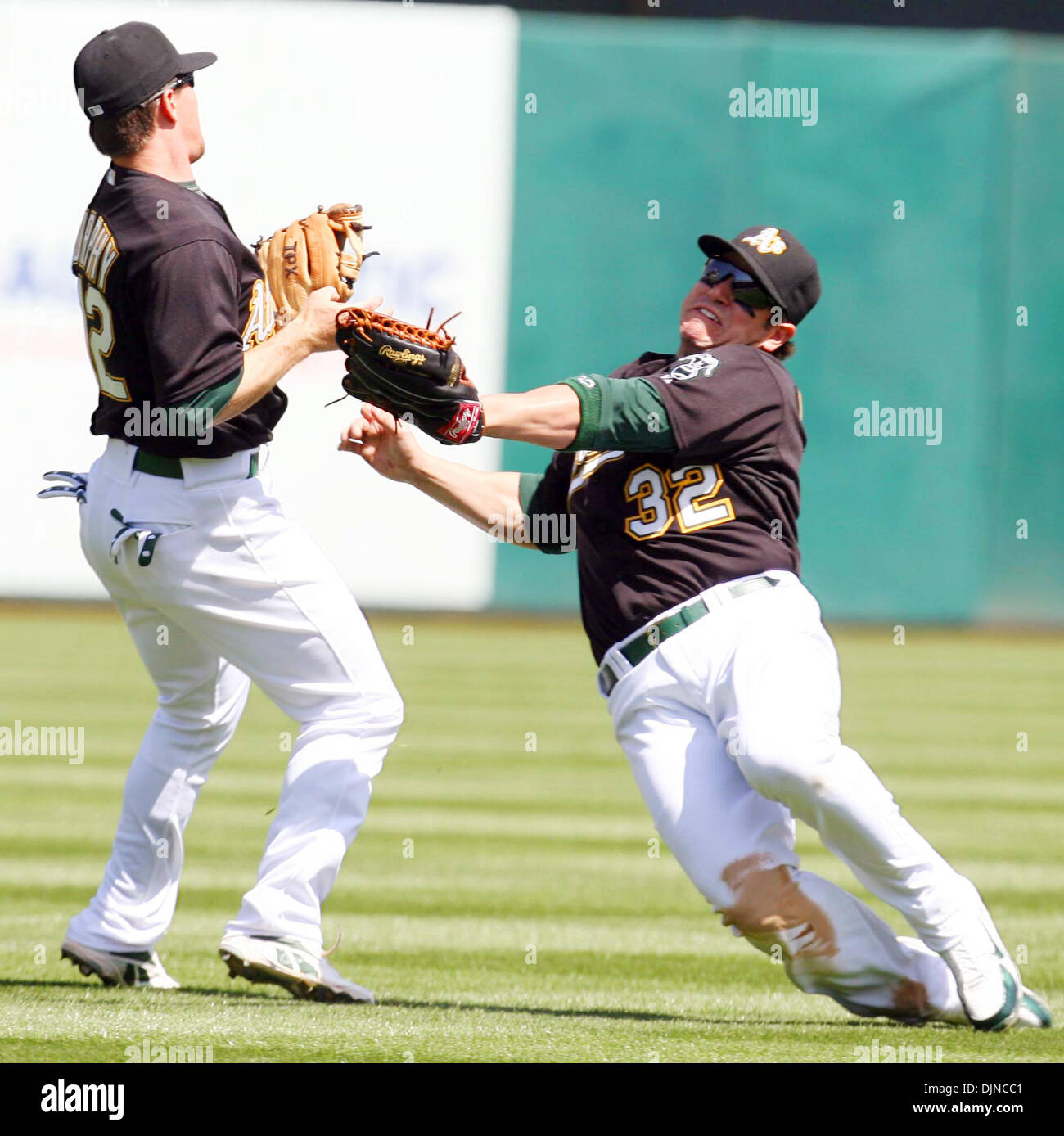 Cust off hi-res stock photography and images - Alamy