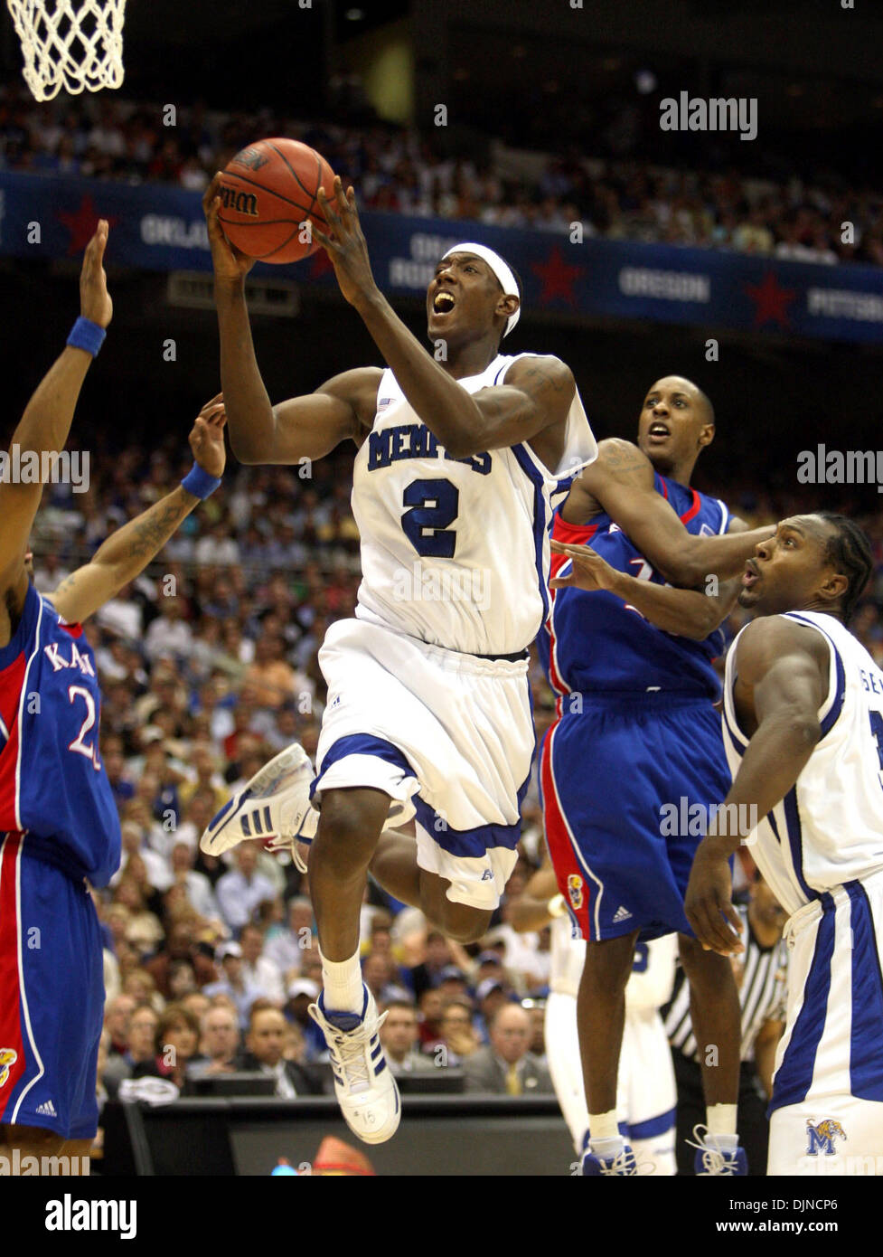 Apr 07, 2008 - San Antonio, Texas, USA - Memphis ROBERT DOZIER (2) to ...