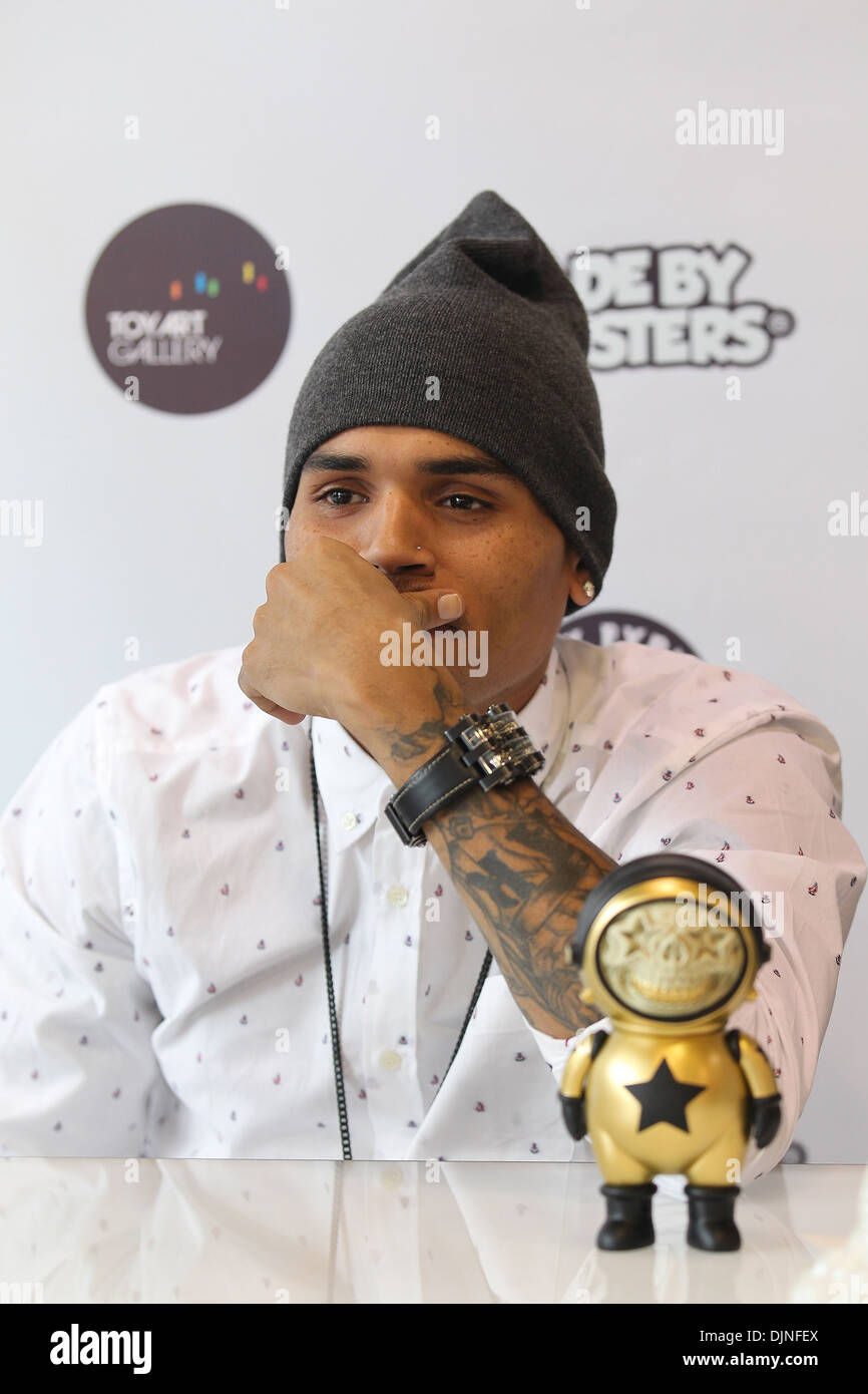 Chris Brown & Ron English launches "Dum English" Astronaut Collection ...