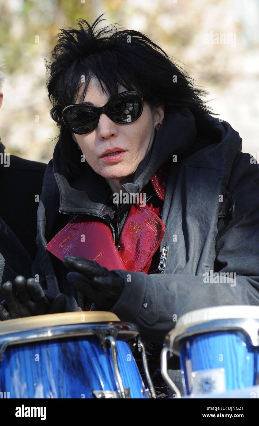 New York, NY, USA. 28th Nov, 2013. Joan Jett in attendance for Macy's ...