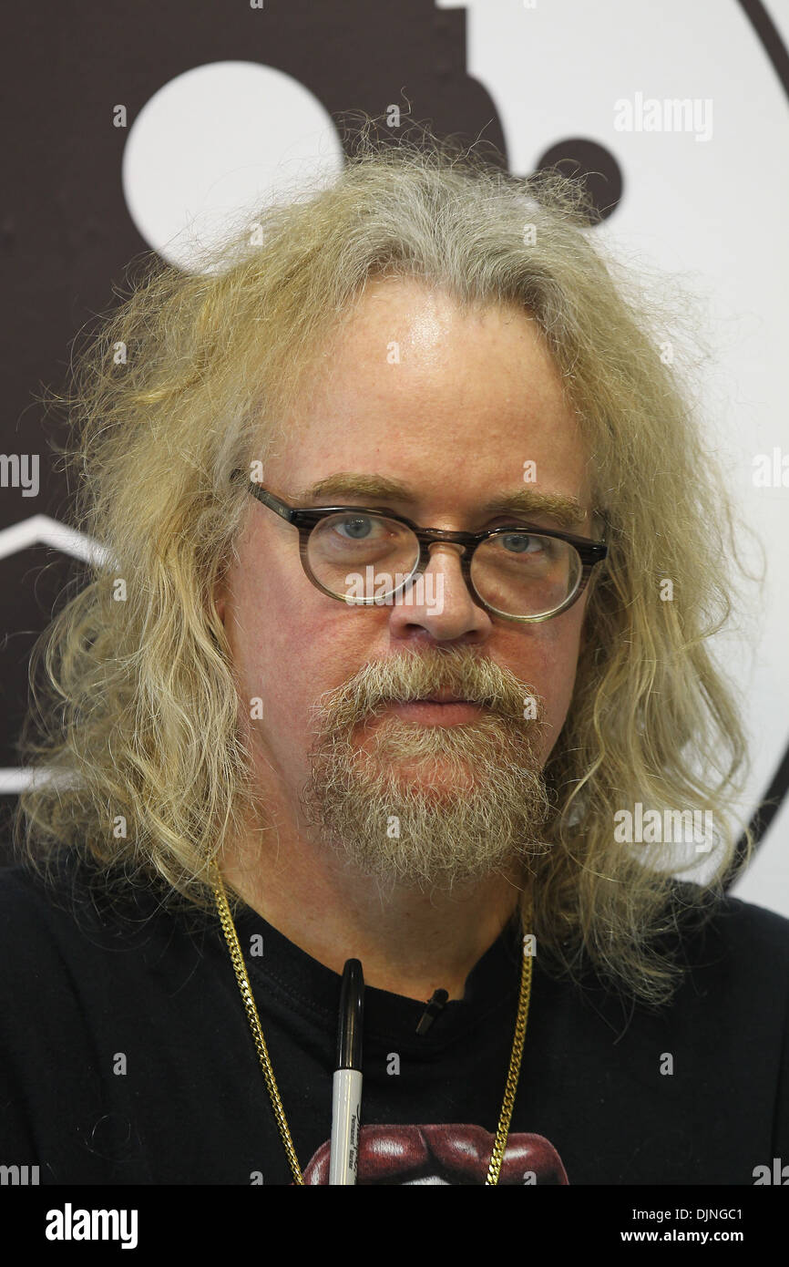 Chris Brown & Ron English launches "Dum English" Astronaut Collection ...