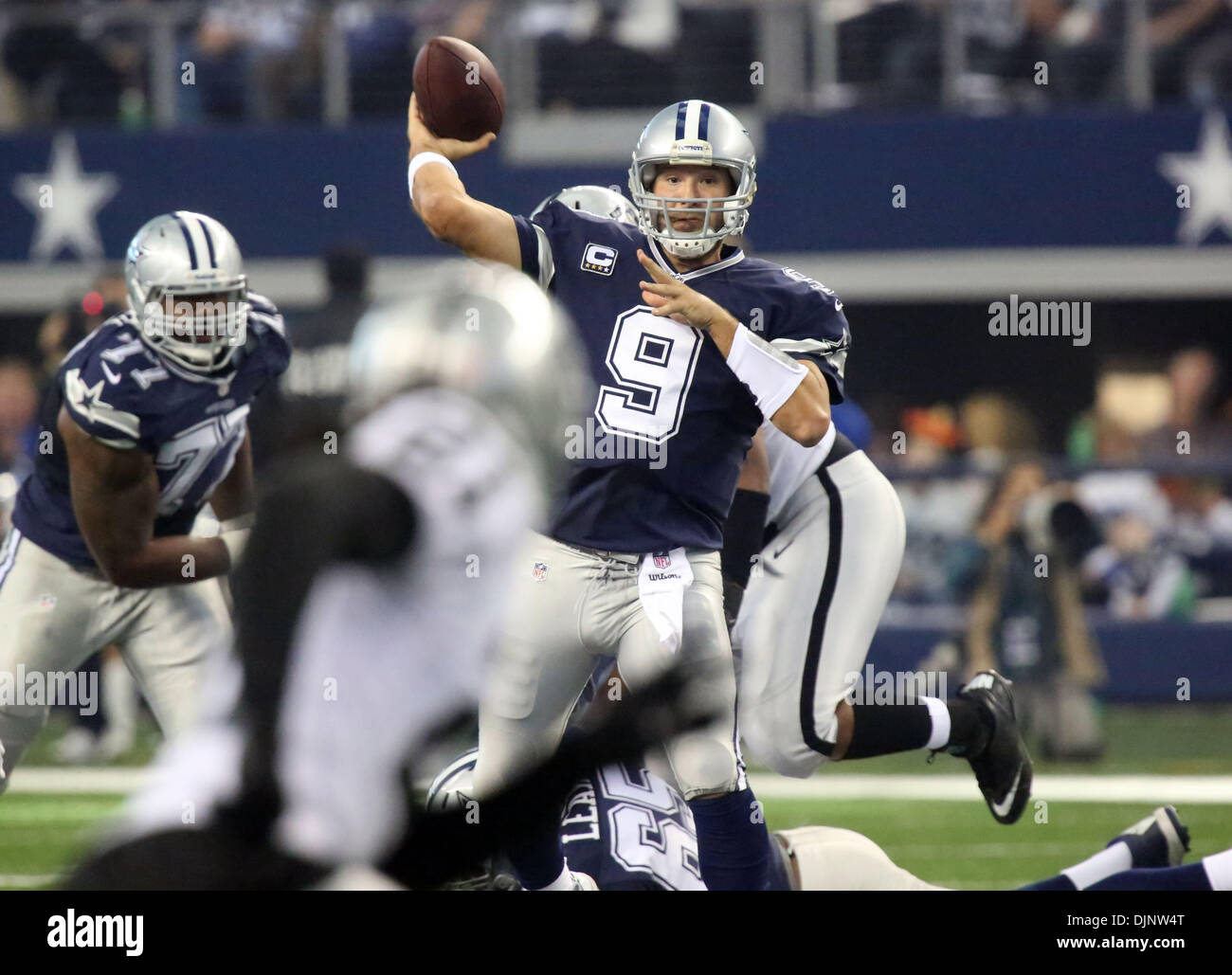 Arlington, Texas, USA. 28th Nov, 2013. Dallas Cowboys quarterback TONY ...