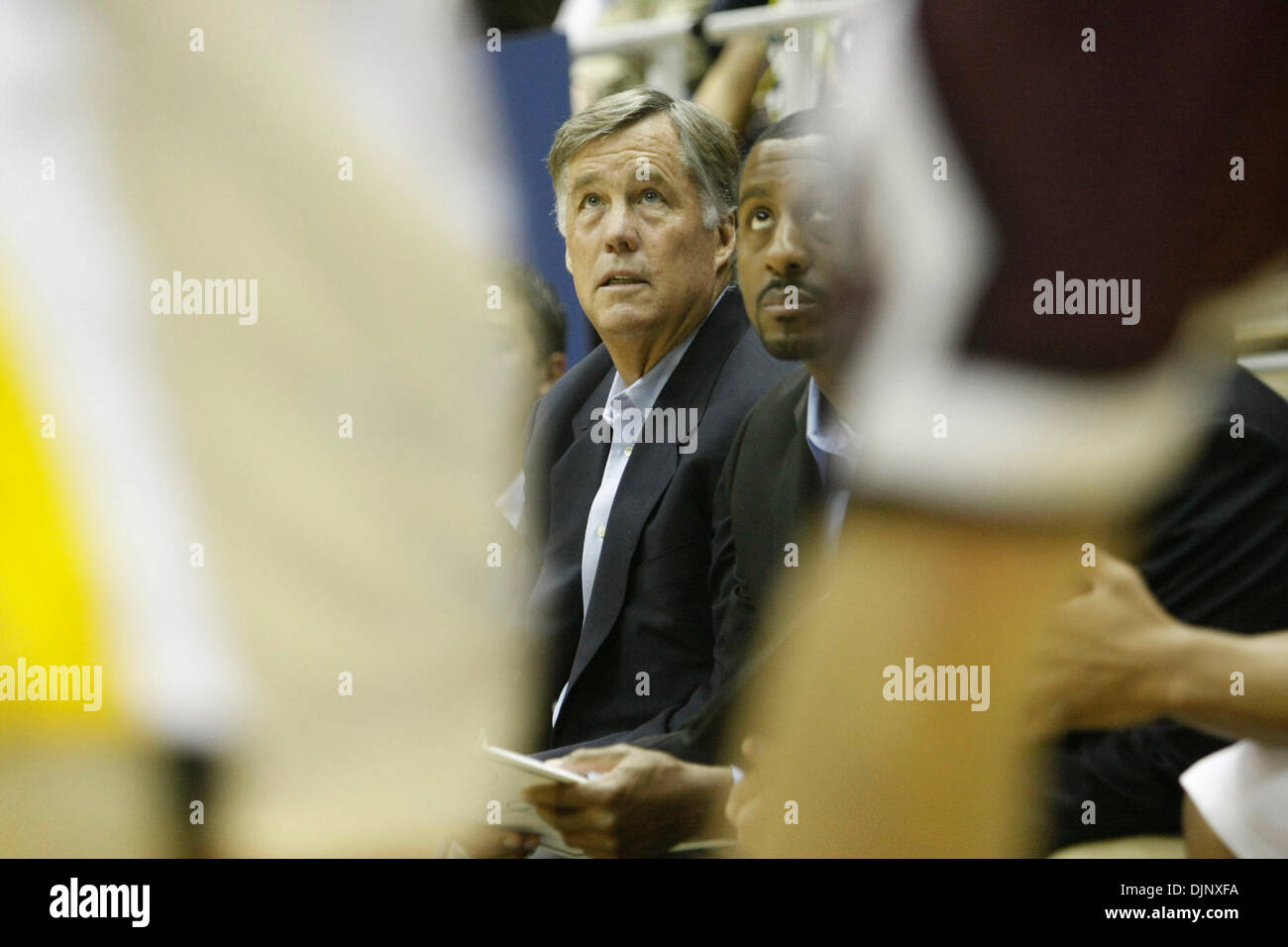 Nov 06, 2008 - Berkeley, California, USA - MIKE MONTGOMERY coaches the ...