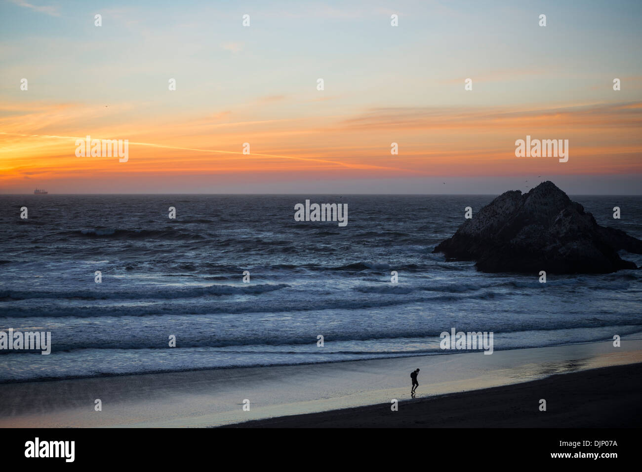 Ocean beach outer sunset san francisco hi-res stock photography and ...