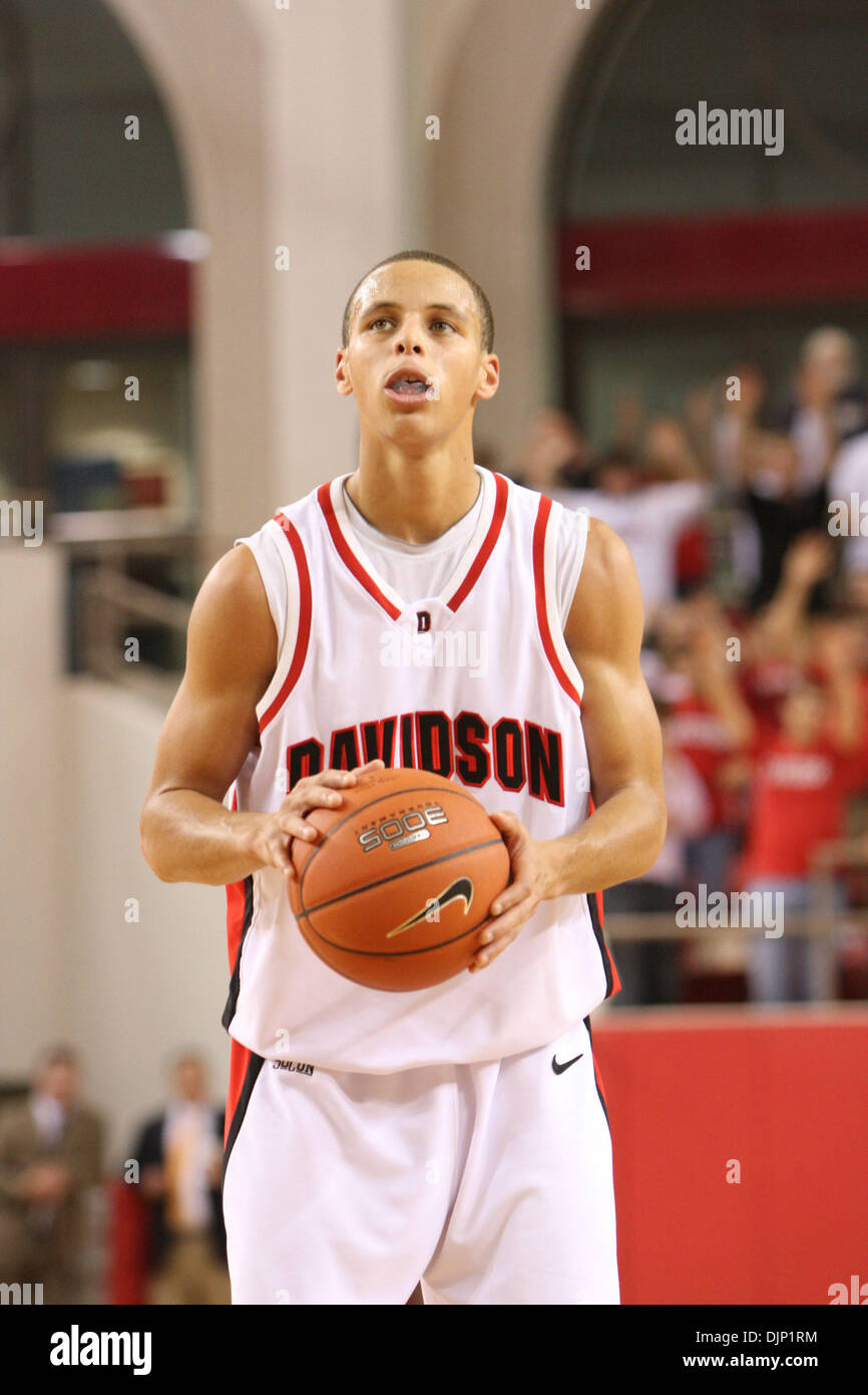 Steven curry basketball hi-res stock photography and images - Alamy