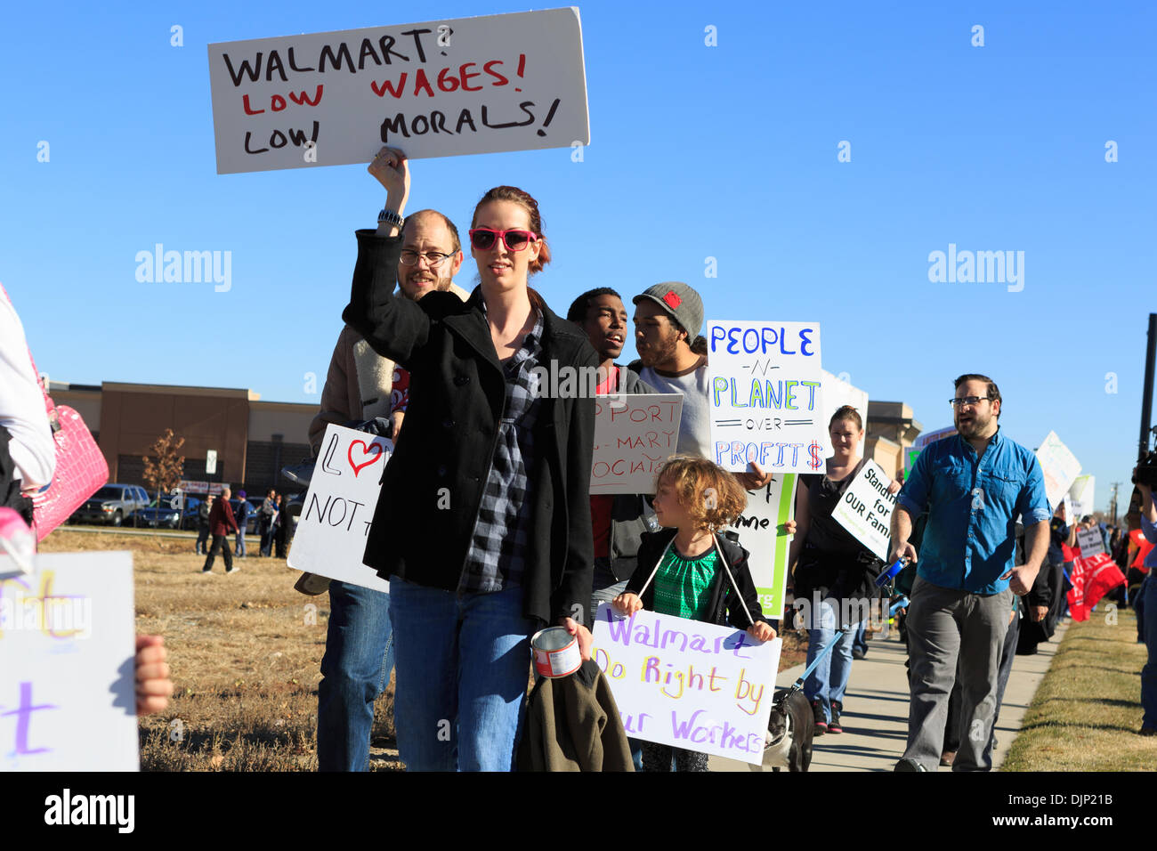 Walmart workers hi-res stock photography and images - Alamy