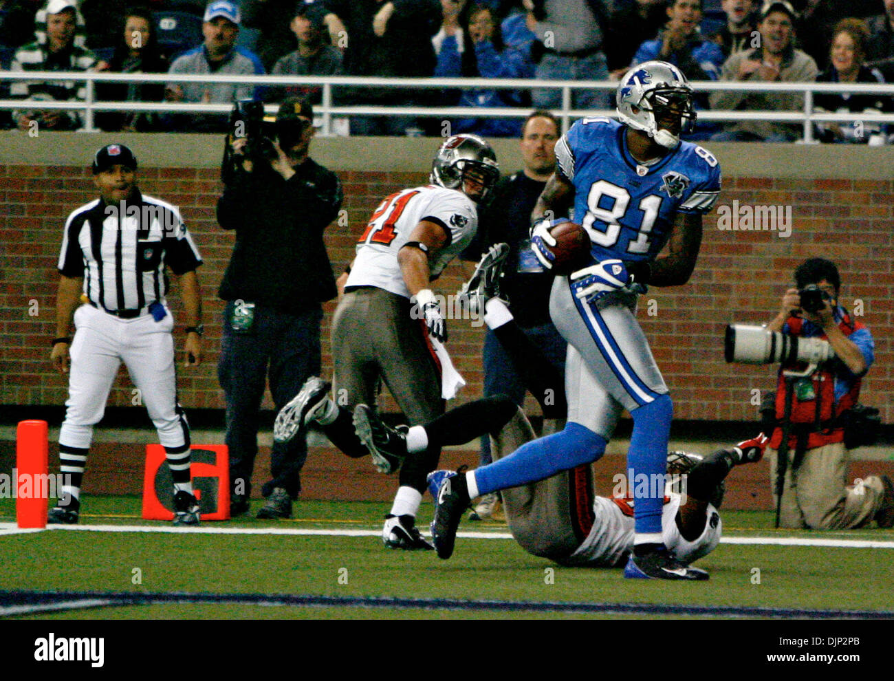Detroit lions calvin johnson touchdown hi-res stock photography and ...