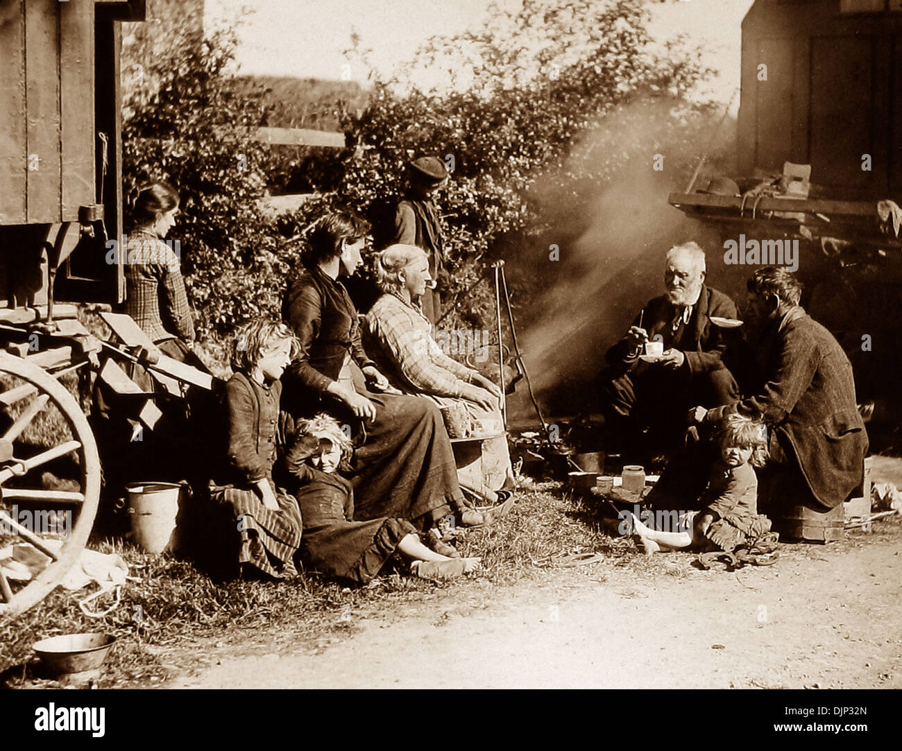 Gypsies caravan hi-res stock photography and images - Alamy