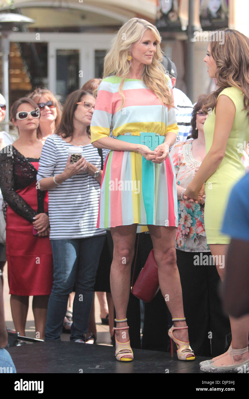 Christie Brinkley appears on entertainment news show 'Extra' at Grove ...