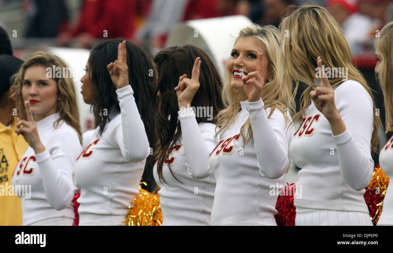 Usc cheerleaders hi-res stock photography and images - Alamy