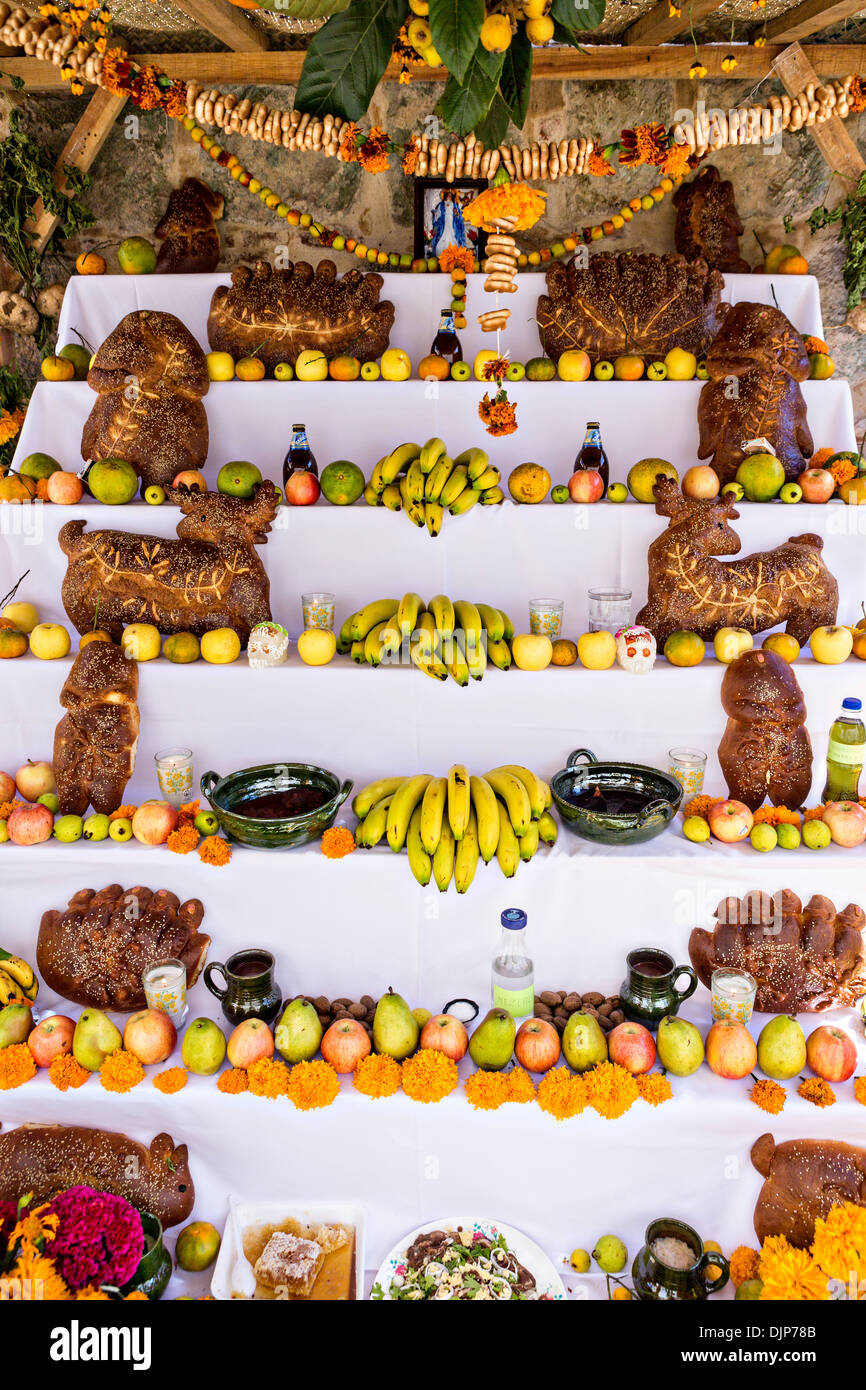 Altar ofrendas bread oaxaca hi-res stock photography and images - Alamy
