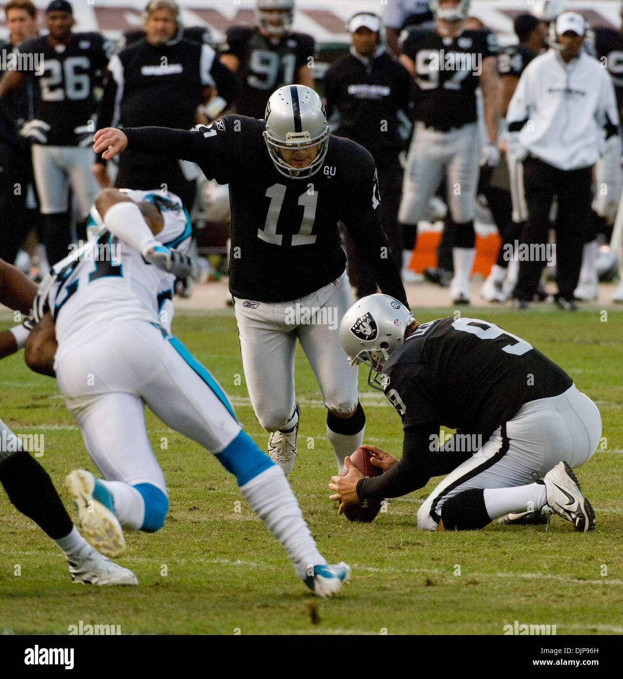 Nov 09, 2008 - OAKLAND, CA, USA - Oakland Raiders punter SHANE LECHLER ...