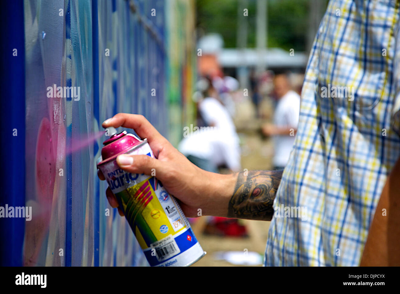 Hand spray painting High Resolution Stock Photography and Images - Alamy