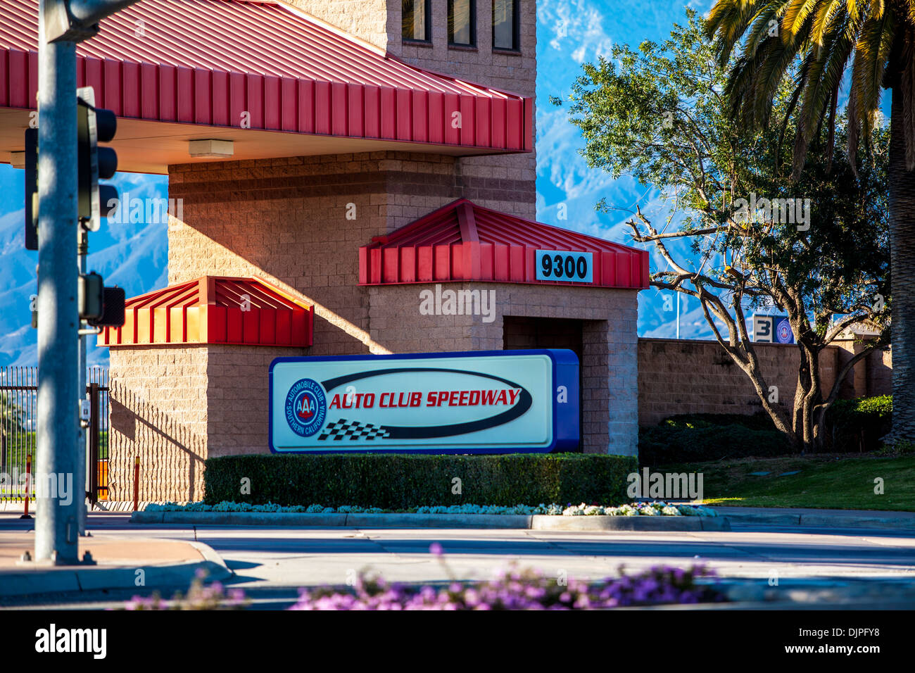 Fontana speedway hi-res stock photography and images - Alamy