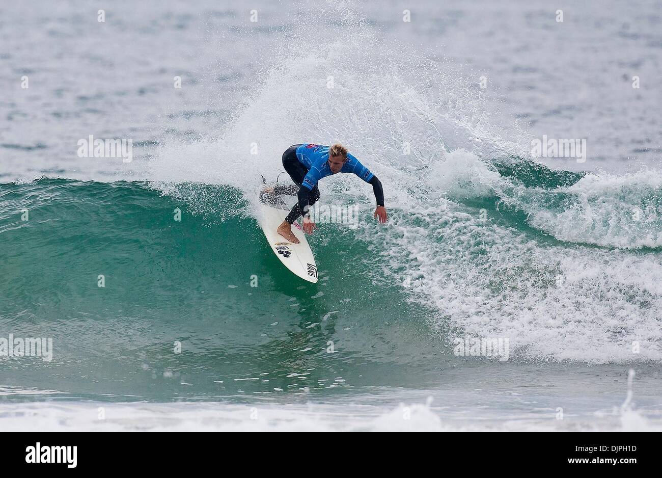 Pro female surfers hi-res stock photography and images - Alamy