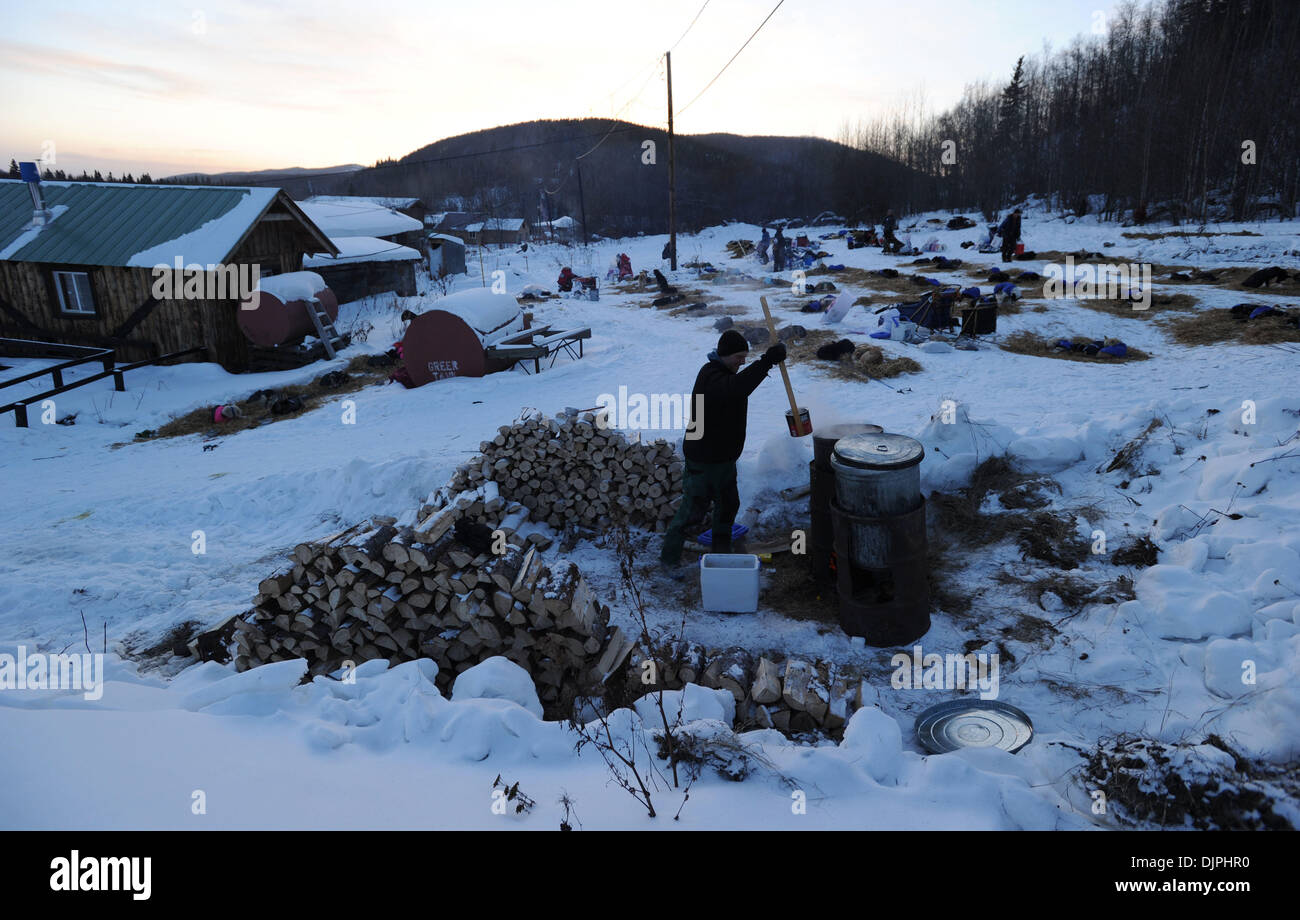 Mar 10, 2010 - Takotna, Alaska, USA - Fairbanks musher SVEN HALTMANN ...