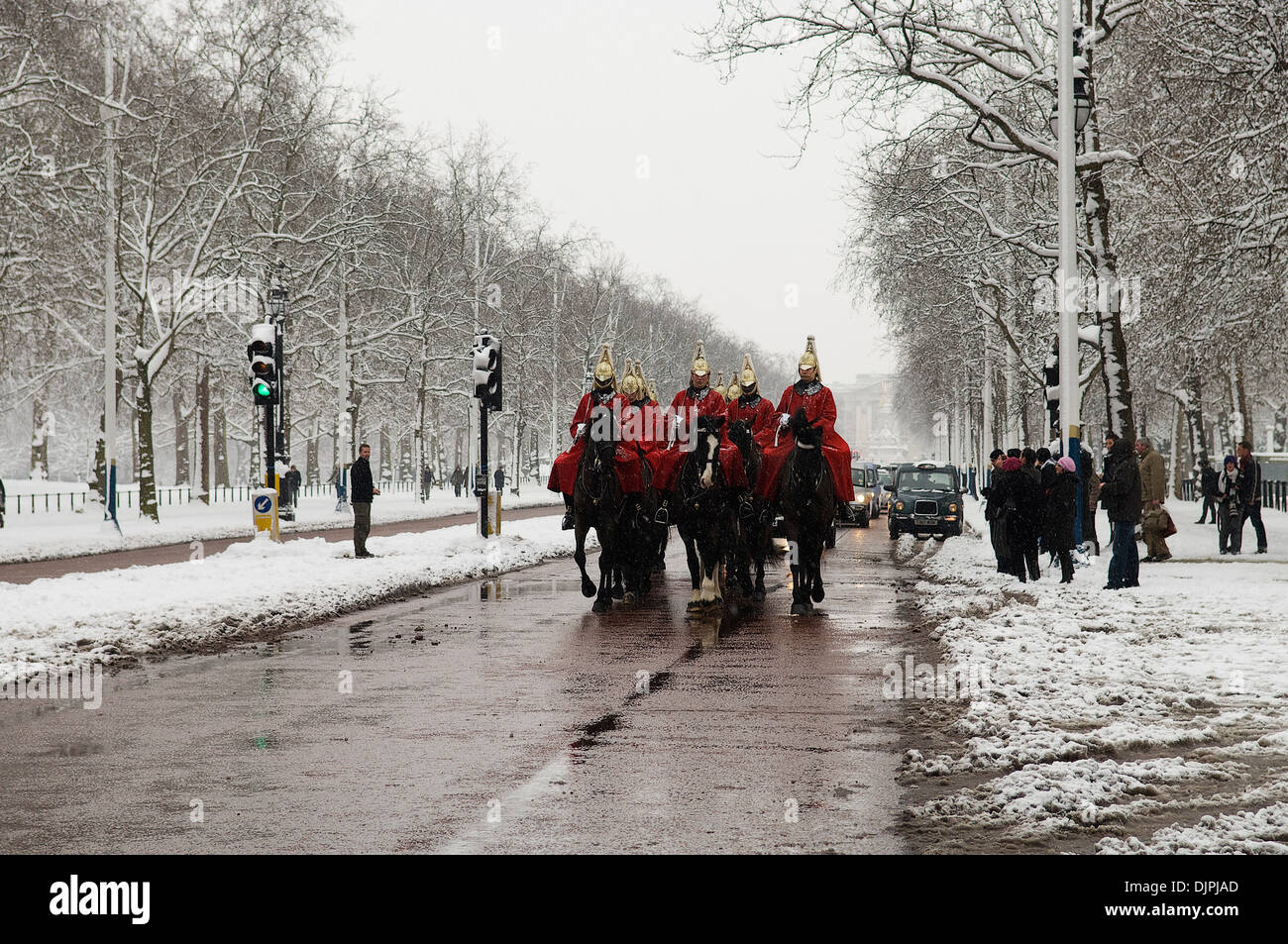 Mounted Horse Guards in snow, London Stock Photo - Alamy