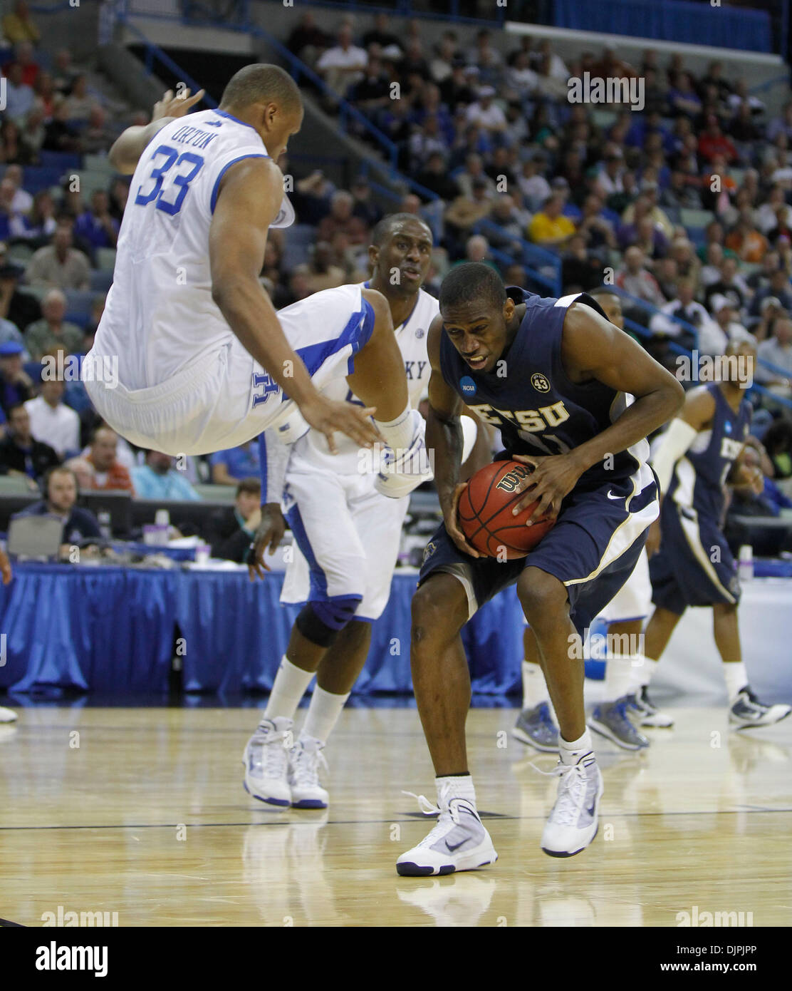 Mar. 18, 2010 - New Orleans, Kentucky, USA - Daniel Orton fell hard ...