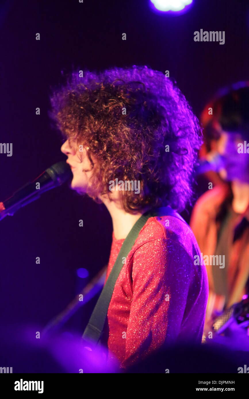 James smith concert hi-res stock photography and images - Alamy