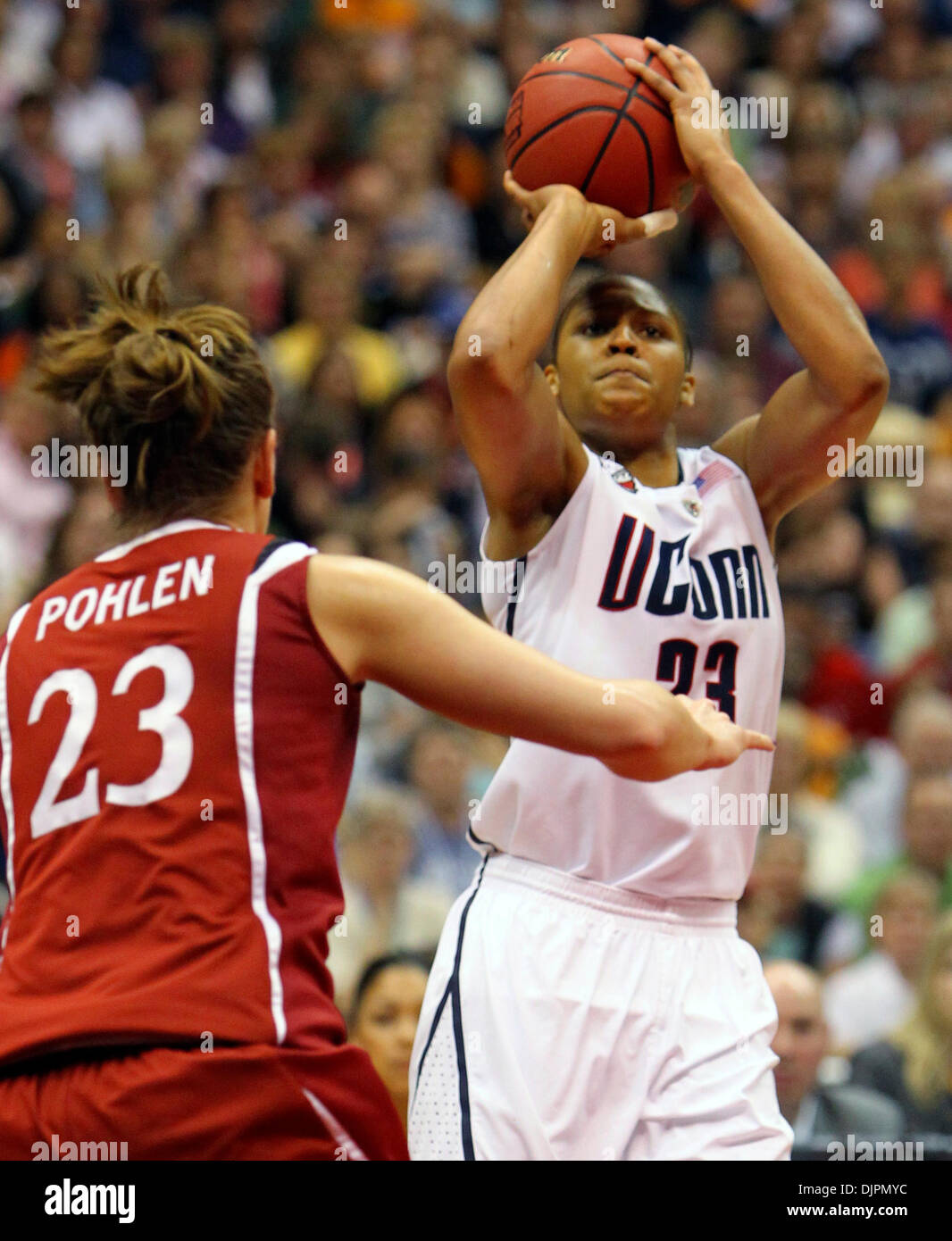 Apr. 06, 2010 - San Antonio, TX, USA - Connecticut's Maya Moore shoots ...