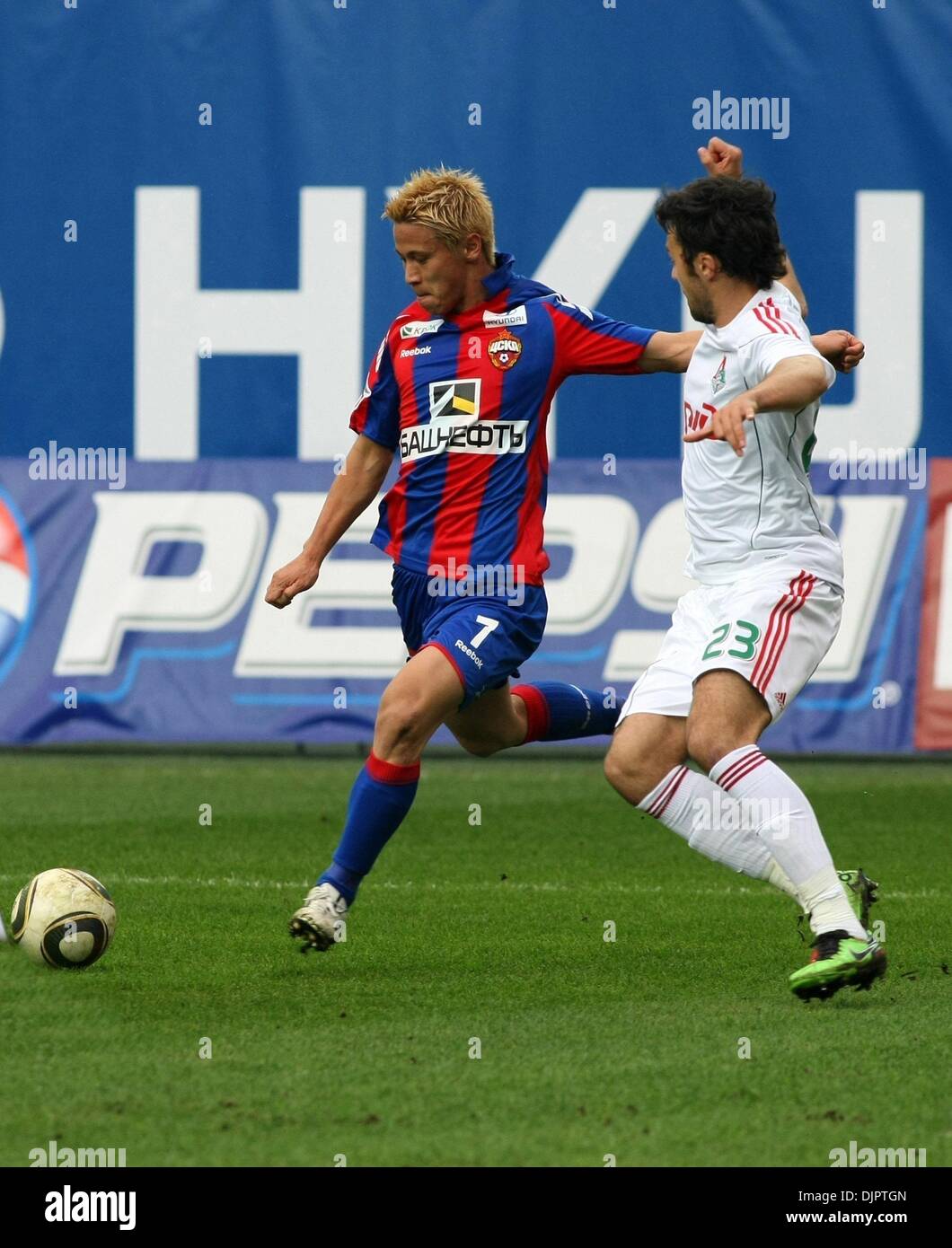 Apr 17, 2010 - Moscow, Russia - KEISUKE HONDA, left, in Russian ...