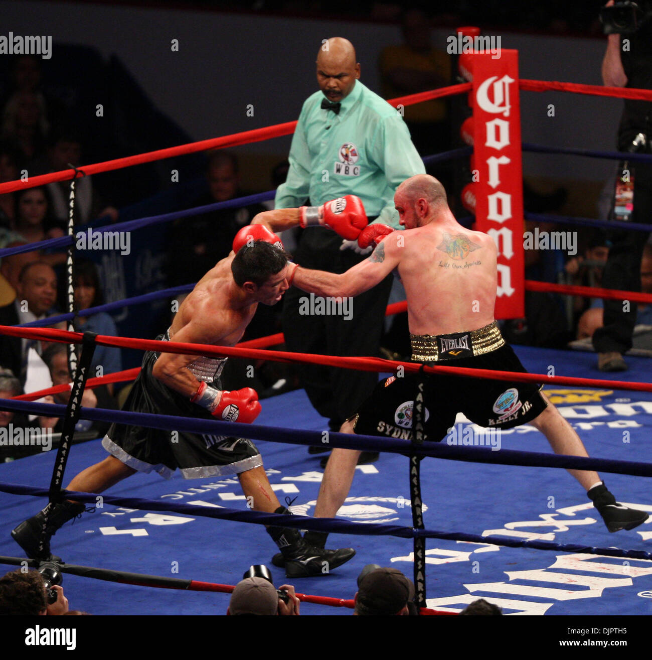 Sergio martinez kelly pavlik hi-res stock photography and images - Alamy