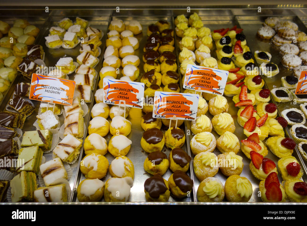Market in europe hi-res stock photography and images - Alamy