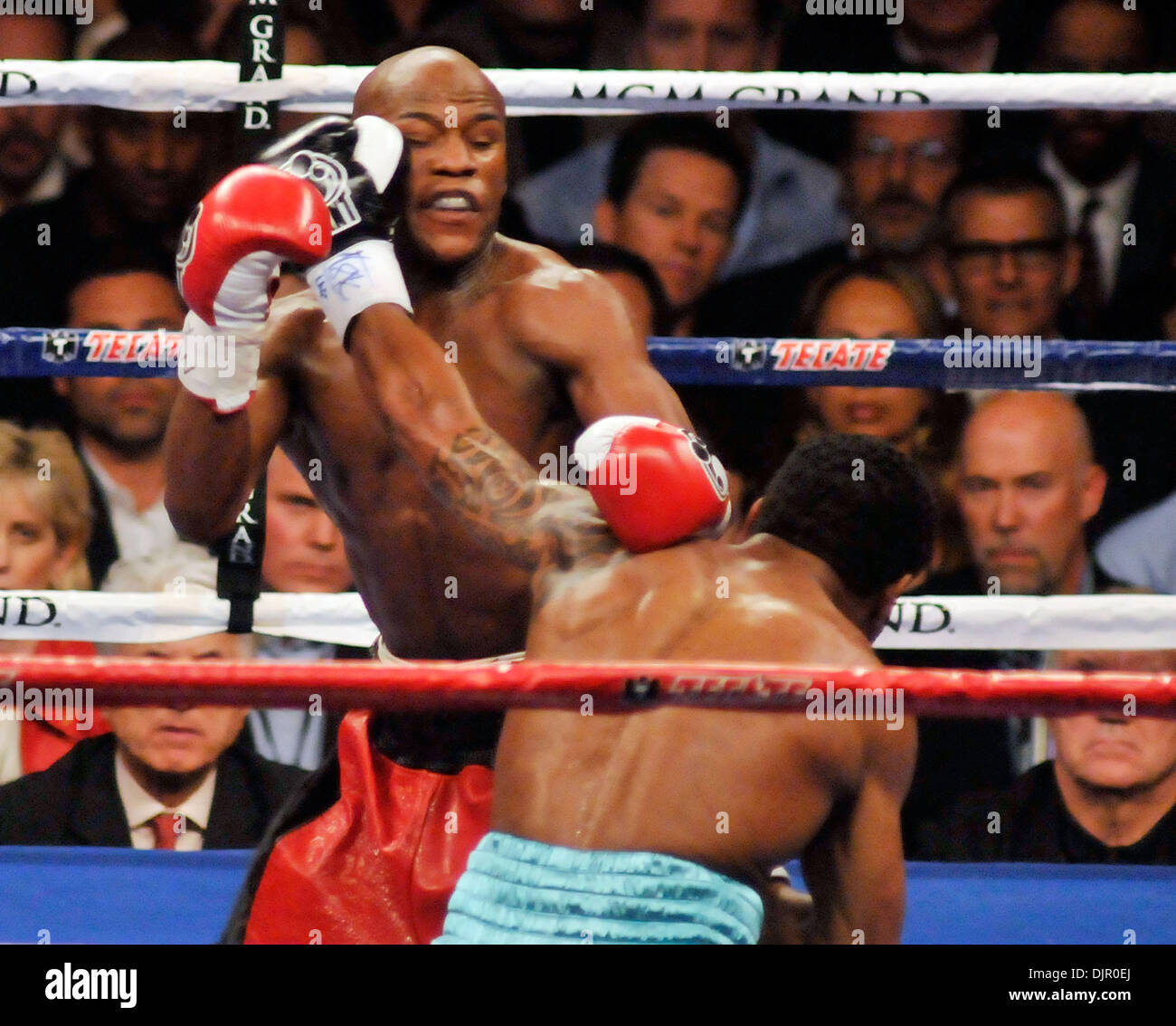 Shane mosley floyd mayweather hi-res stock photography and images - Alamy