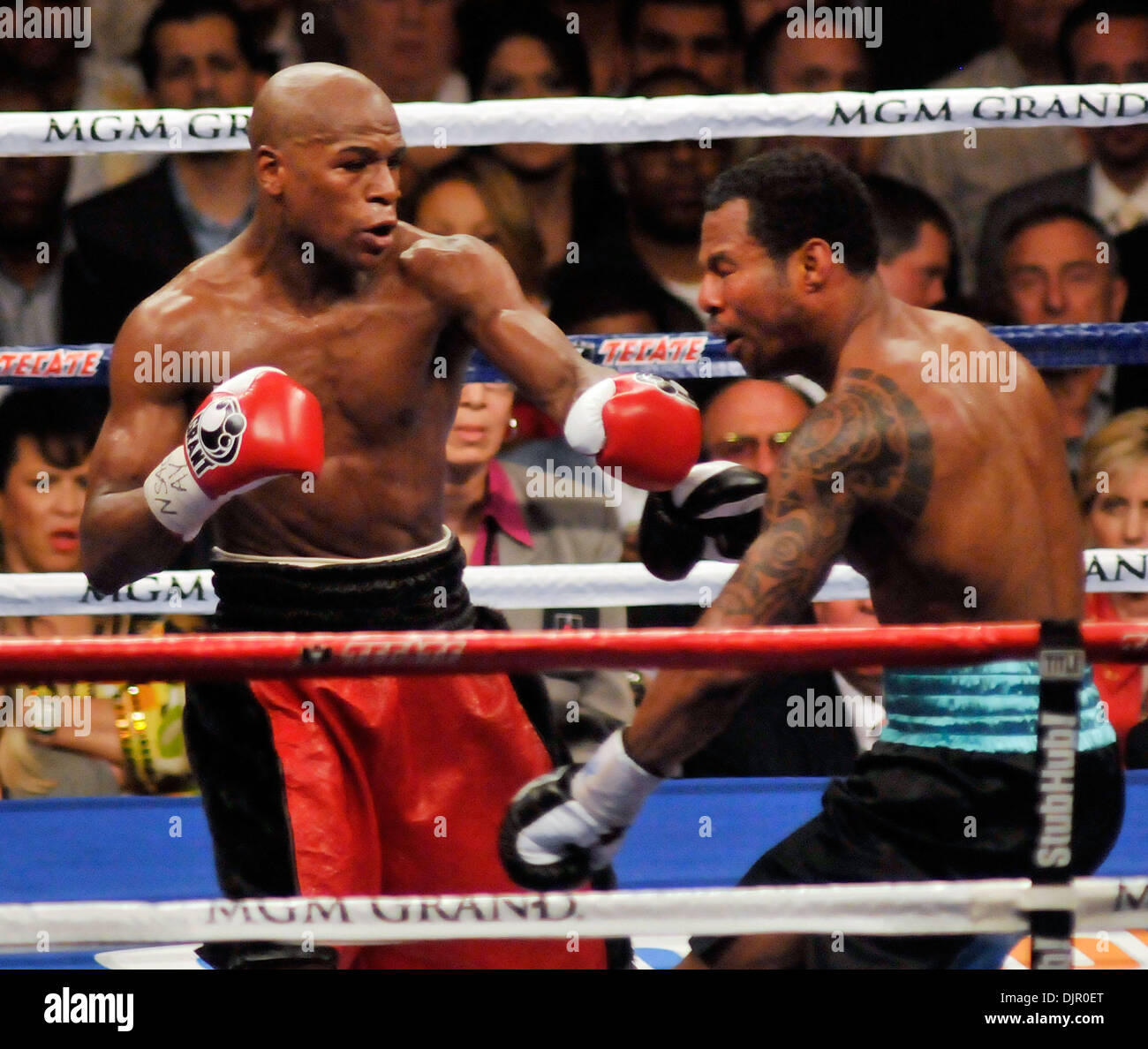 Shane mosley floyd mayweather hi-res stock photography and images - Alamy