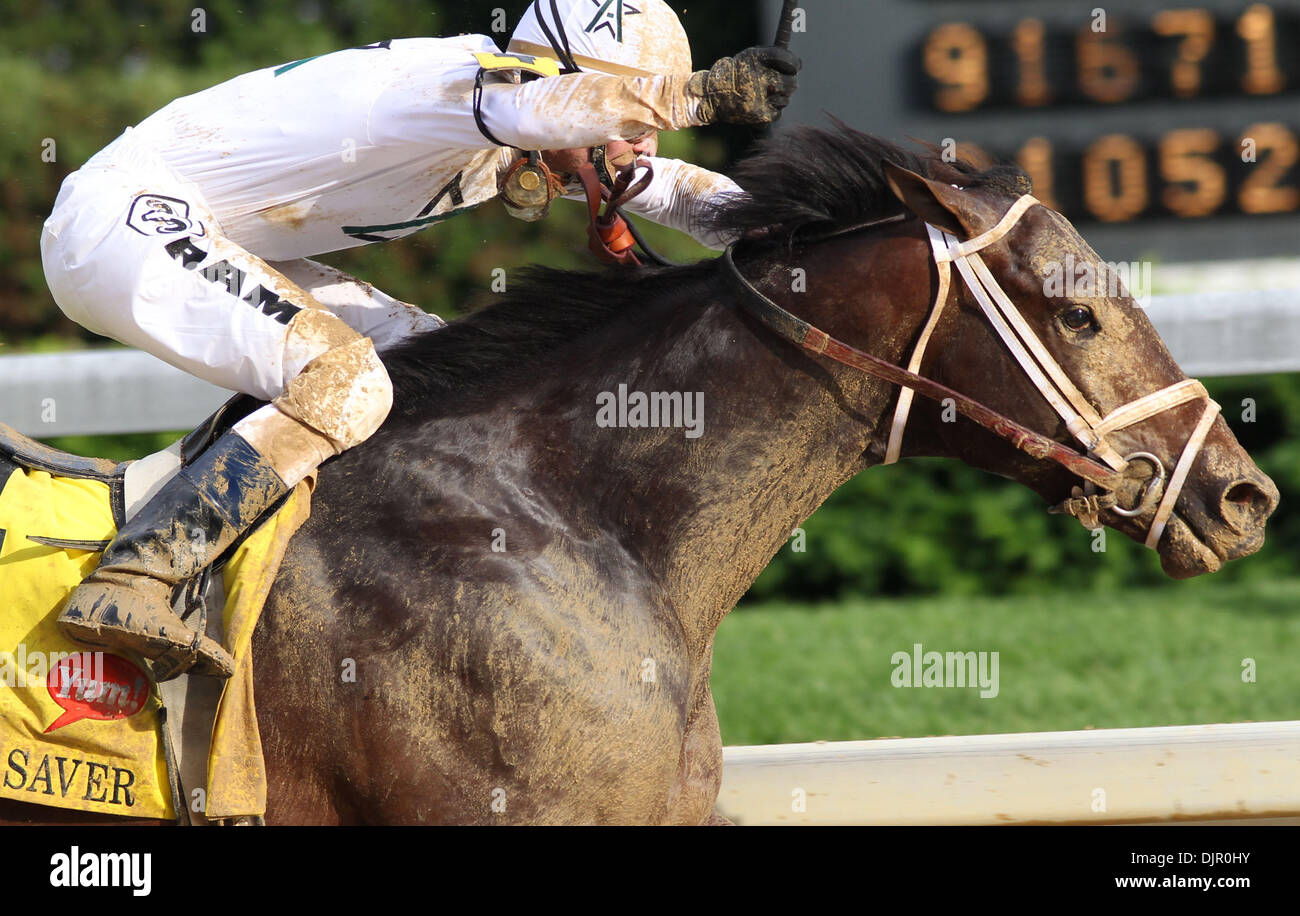 Kentucky derby churchill downs finish line hi-res stock photography and ...