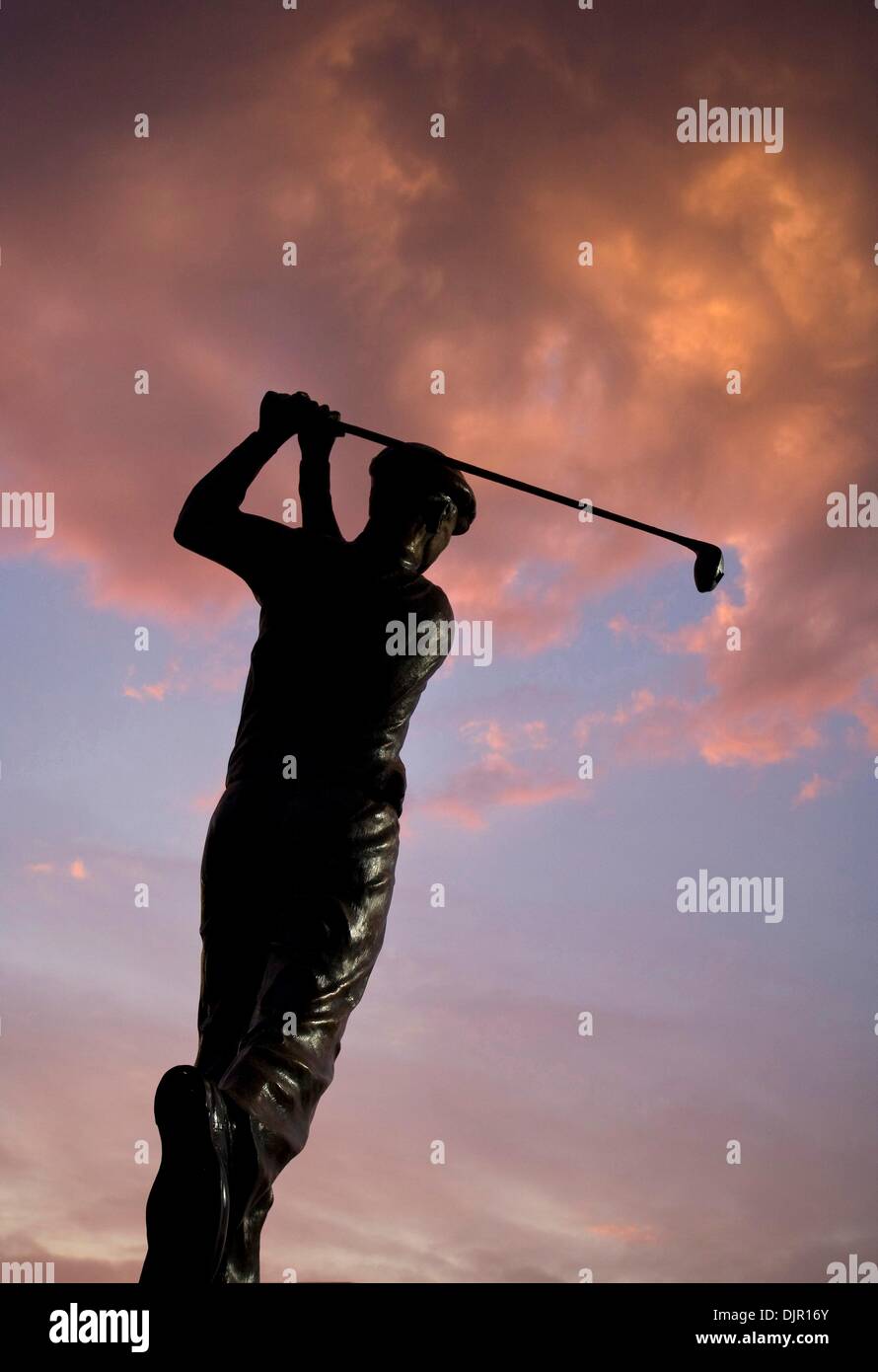 Apr 06, 2010 - Fort Worth, Texas, U.S. - A stormy sky frames the statue ...
