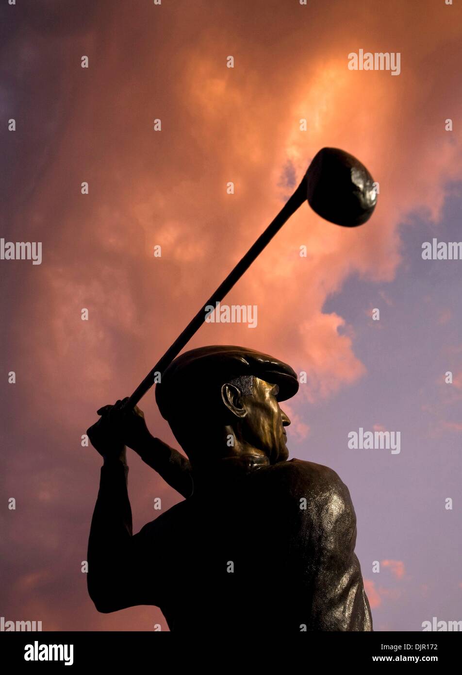 Apr 06, 2010 - Fort Worth, Texas, U.S. - A stormy sky frames the statue ...