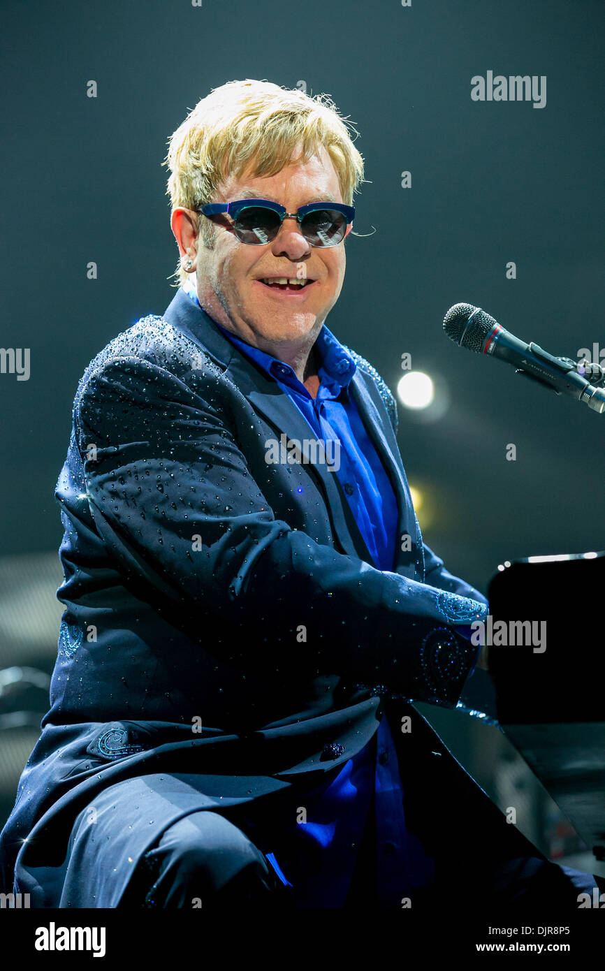 Detroit, Michigan, USA. 29th Nov, 2013. Singer ELTON JOHN performing on ...
