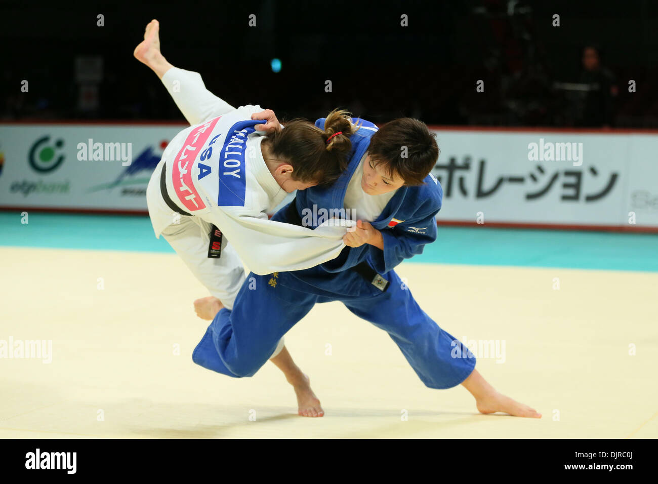 Tokyo Metropolitan Gymnasium, Tokyo, Japan. 29th Nov, 2013. Nae Udaka ...
