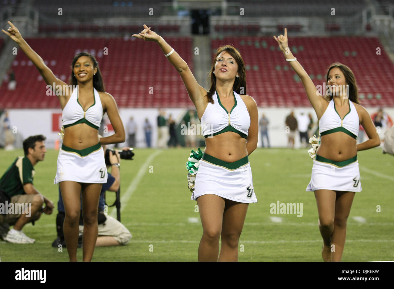 Usf cheerleaders hi-res stock photography and images - Alamy
