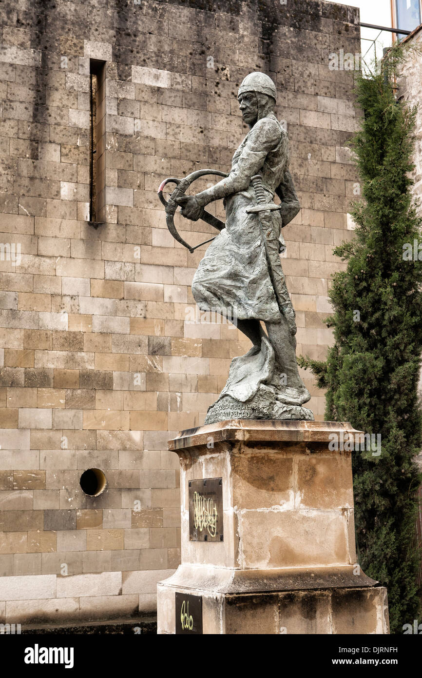 Monument tribute to the Company of the two hundred Ballesteros of Mr ...