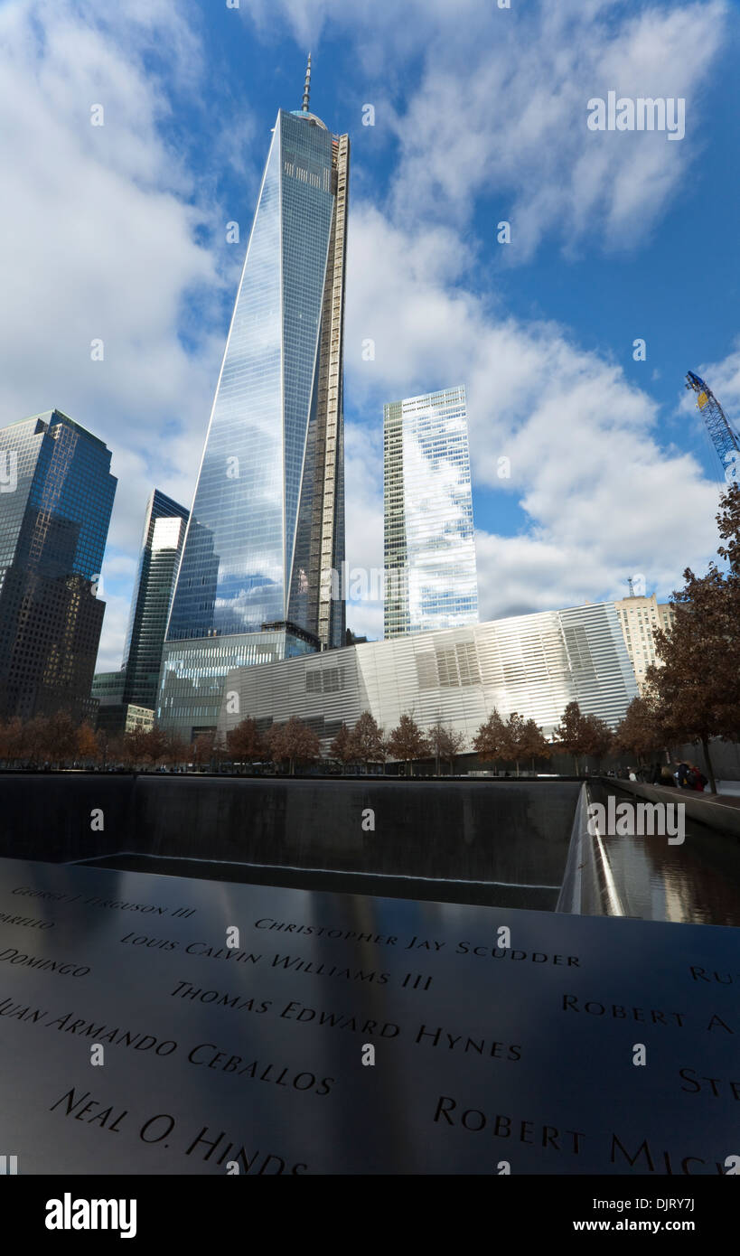 Freedom tower reflecting pool hi-res stock photography and images - Alamy