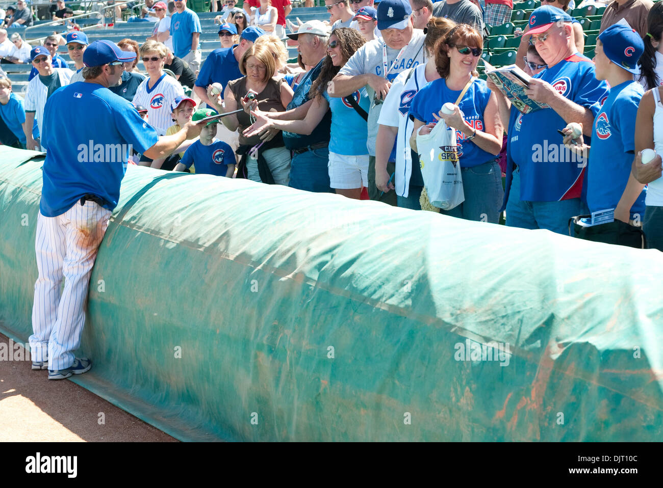 Mar. 22, 2010 - Mesa, Arizona, U.S - 22 March 2010: The Cubs' Kevin ...