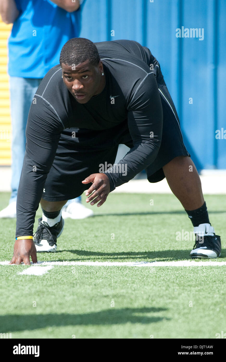 Three point stance hi-res stock photography and images - Alamy