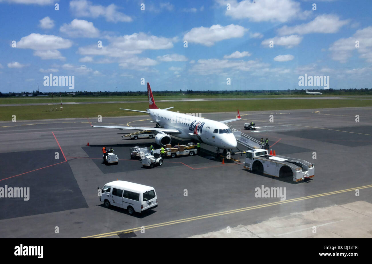 Angola airlines hi-res stock photography and images - Alamy