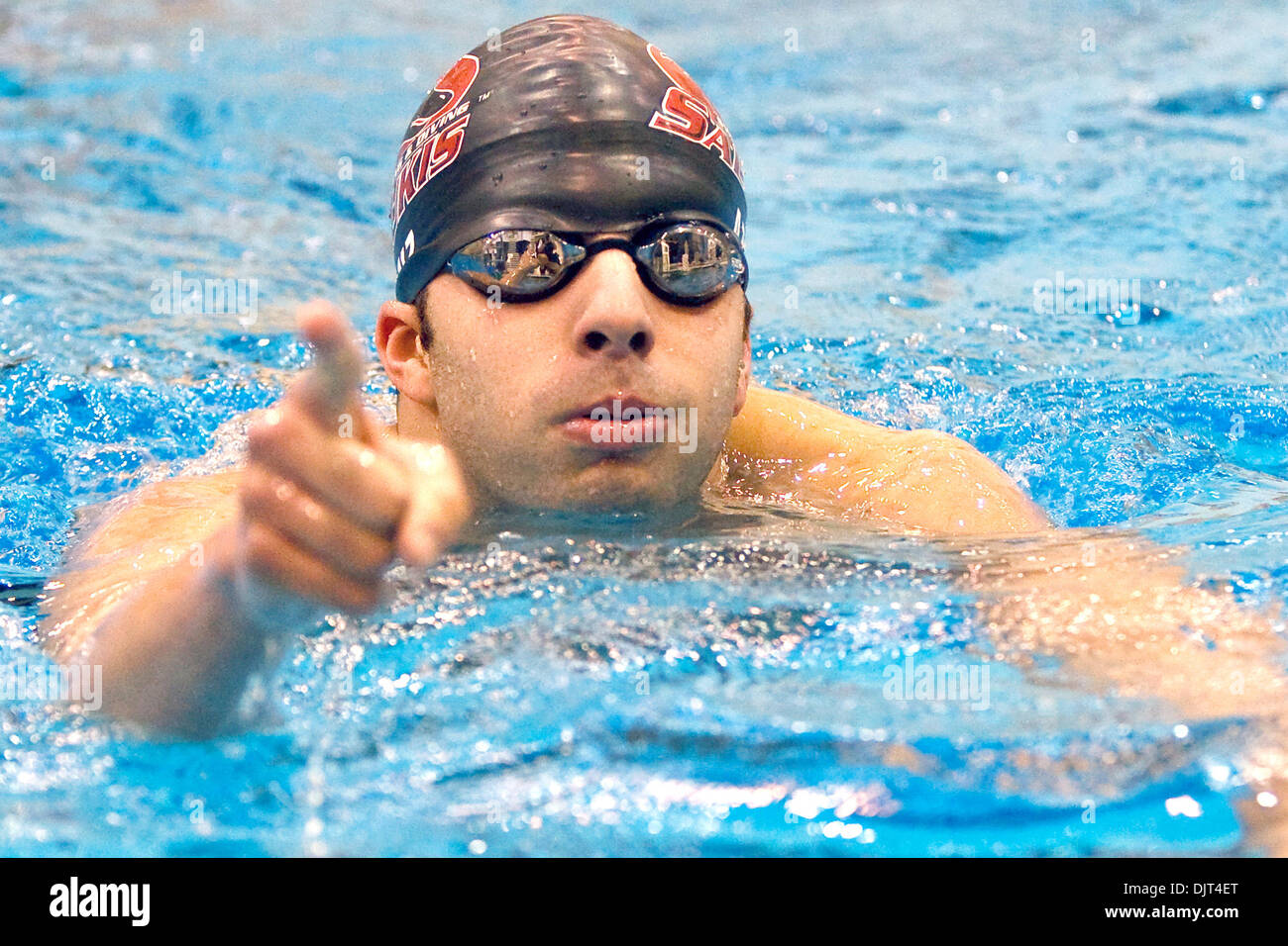 Mazen Aziz of Southern Illinois won the consolation heat of the 500 ...
