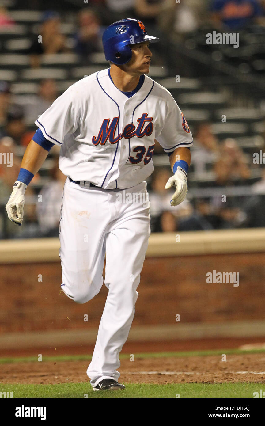 NY Mets Infielder Mike Jacobs (#35) in the game at Citifield in ...
