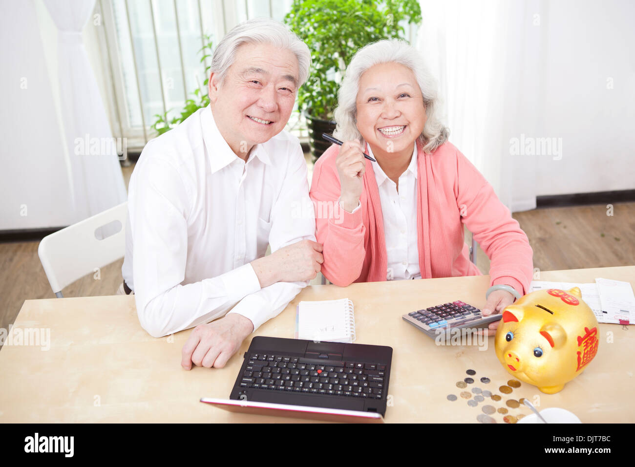 Senior calculator health hi-res stock photography and images - Alamy